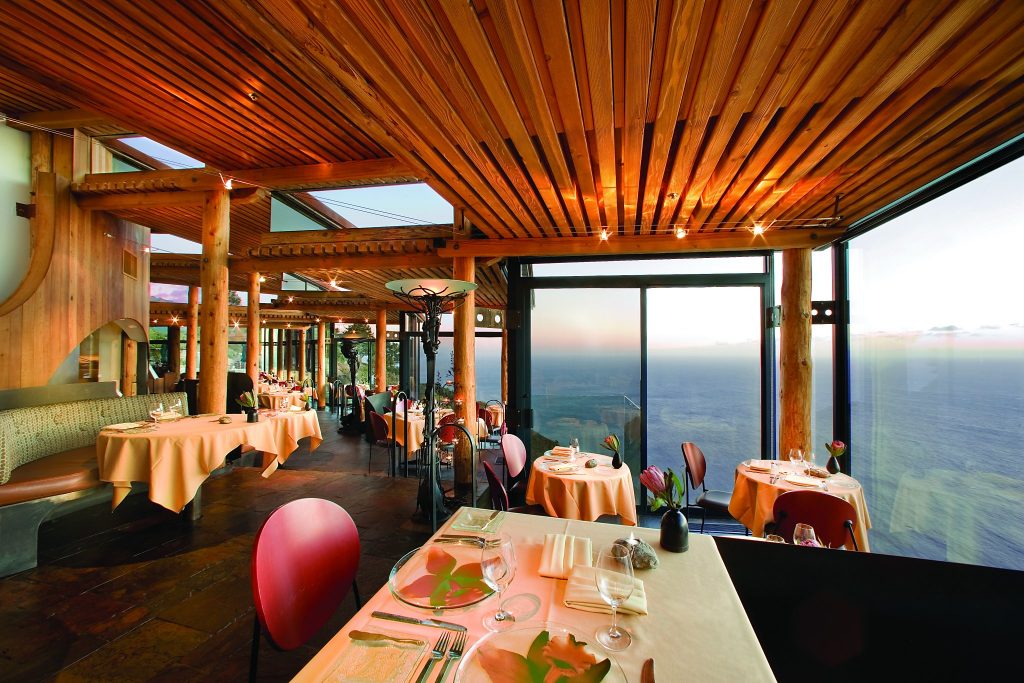 26 World’s Best Restaurant Views