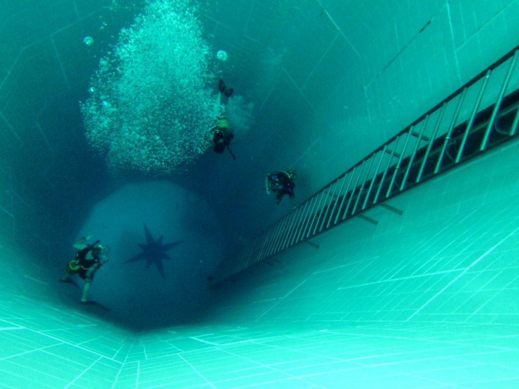 ≡ 7 Of The Most Insane Pools On Earth Brain Berries