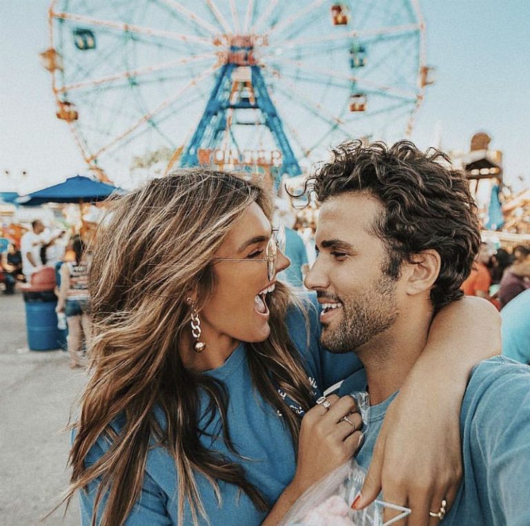 ≡ Ten Signs a Girl is Checking You Out Brain Berries