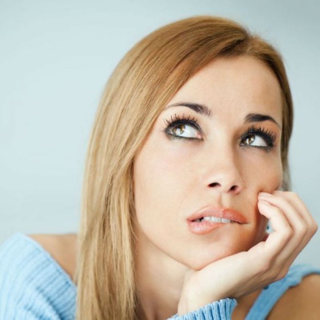 ≡ Ten Signs a Girl is Checking You Out Brain Berries