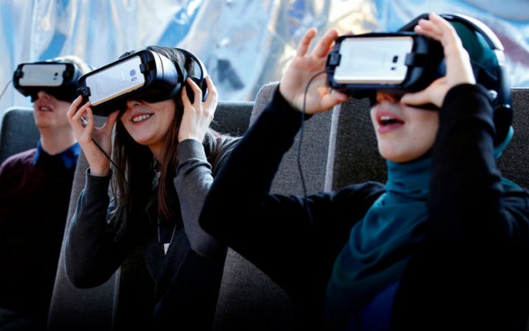 ≡ 7 Surprising Virtual Reality Facts Brain Berries