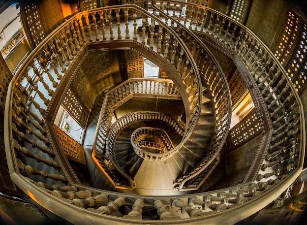 ≡ 15 Most Astonishing Staircases In the World Brain Berries