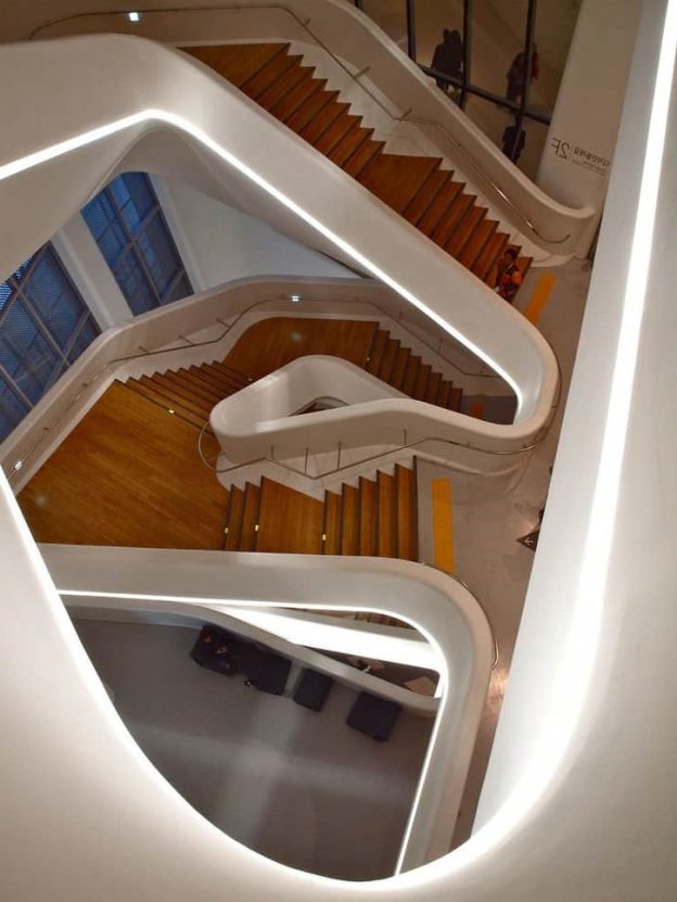 ≡ 15 Most Astonishing Staircases In the World Brain Berries