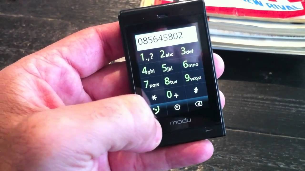 ≡ Top 10 Tiniest Phones Ever Made Brain Berries