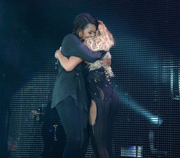 14 Sweetest Celebrity Hugs