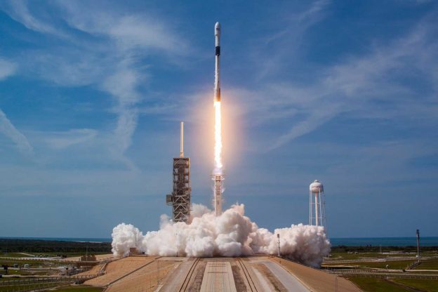 ≡ 5 Interesting Facts About SpaceX's First Manned Launch Brain Berries