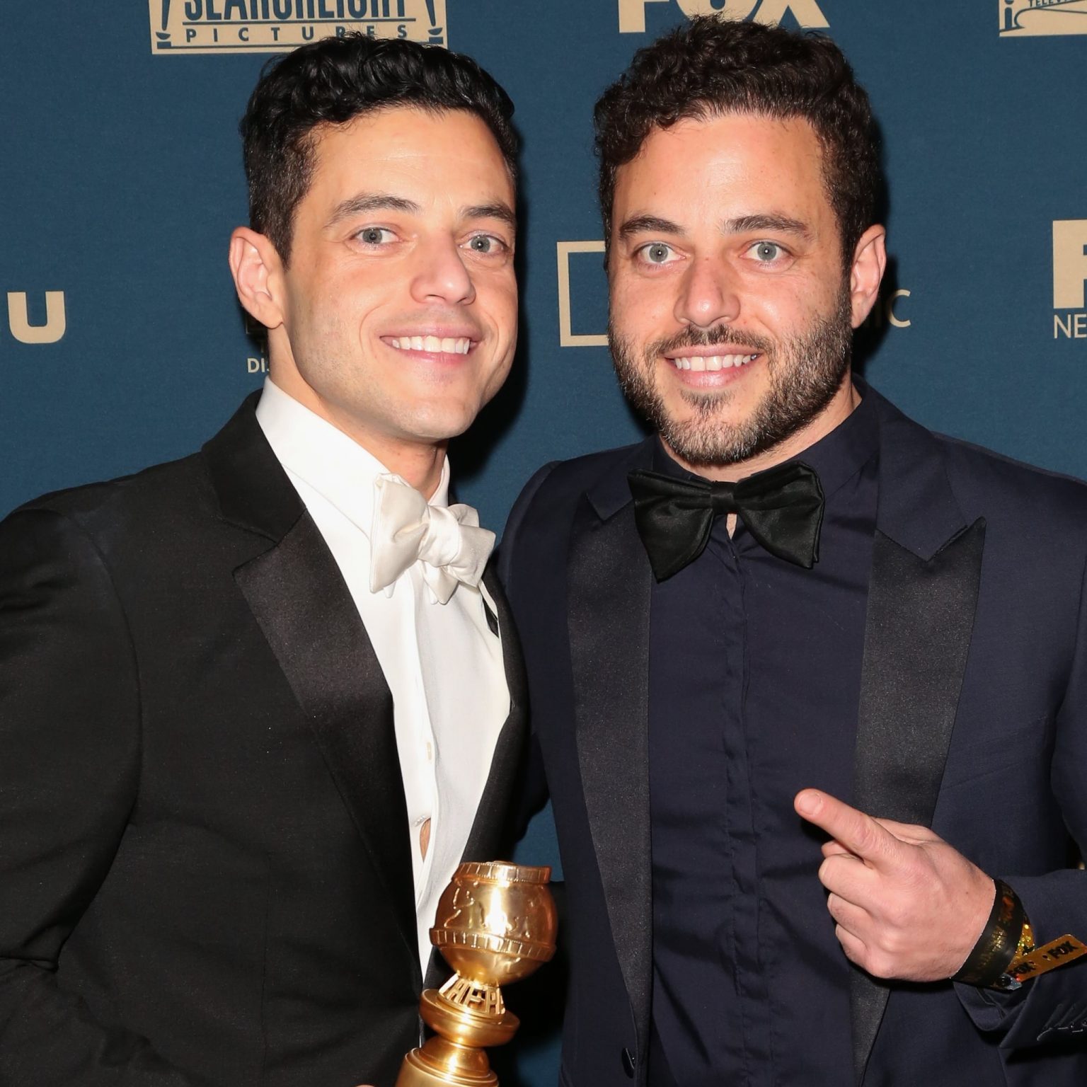 ≡ 38 Most Fabulous Celebrities And Their Siblings Brain Berries