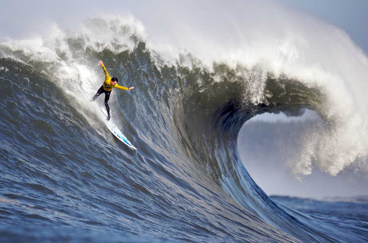 Top 9 Craziest Big-Wave Surfing Destinations