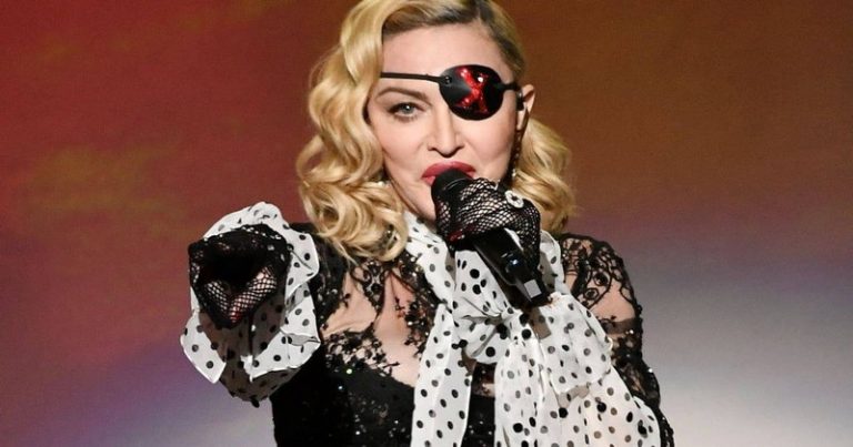 8 Best Female Artists of All Time