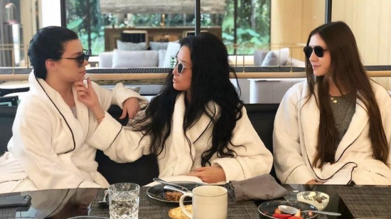 ≡ Vera Wang's Daughters: Where Are They Now? Brain Berries