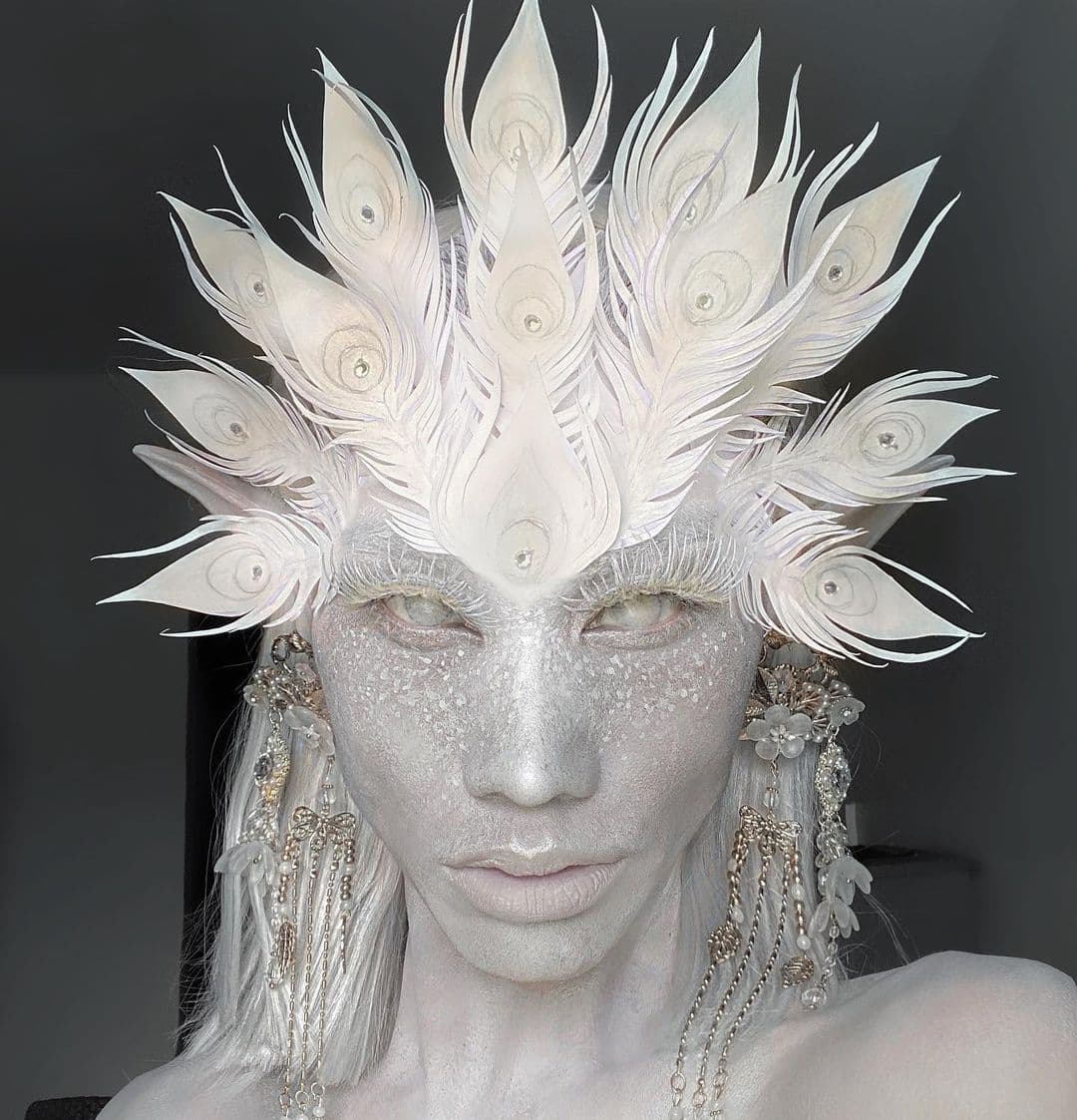 ≡ Fantastical Makeup Looks That Are A Mix Of Beauty And Creepiness ...