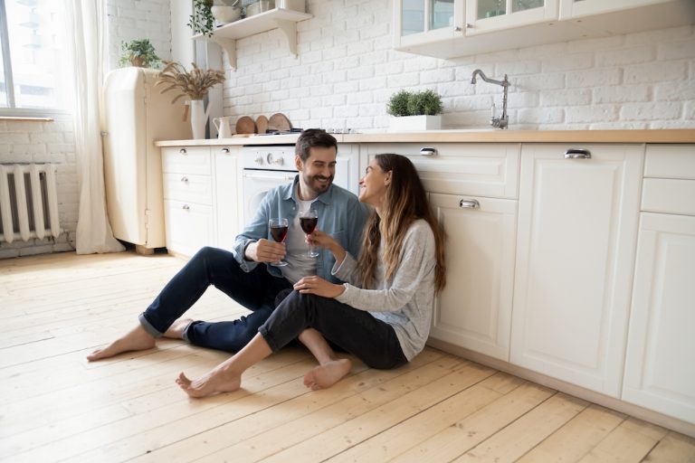 ≡ 6 Reasons Women Are Attracted To Older Men Brain Berries