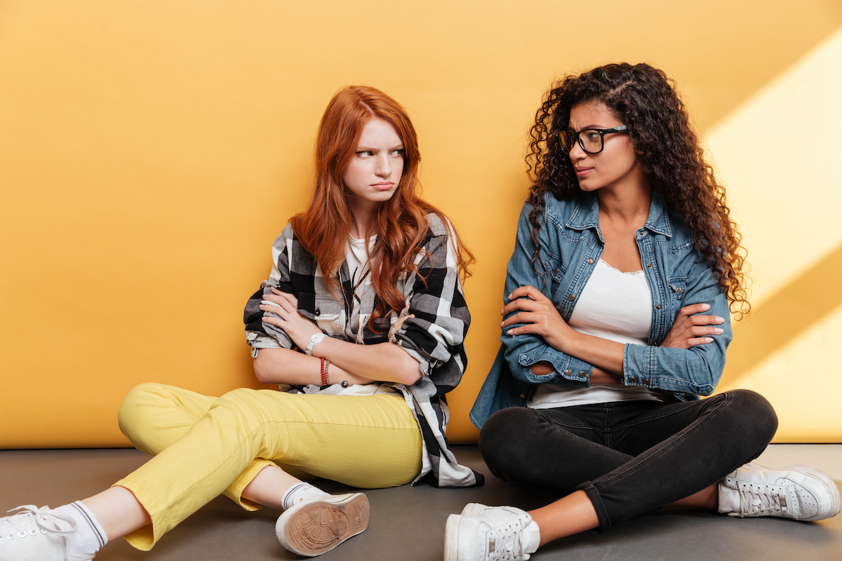 6 Signs Your Friends Are Jealous Of You