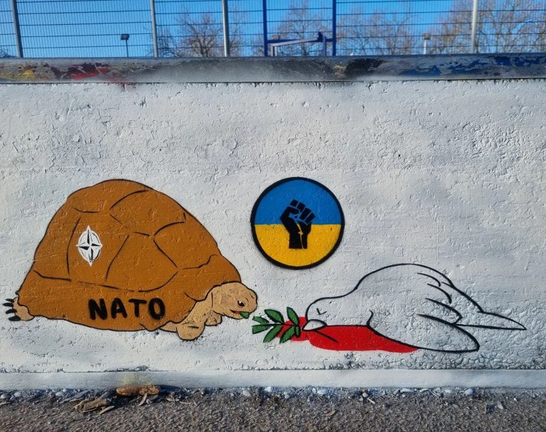 ≡ Stunning Street Art Murals in Support of Ukraine Brain Berries