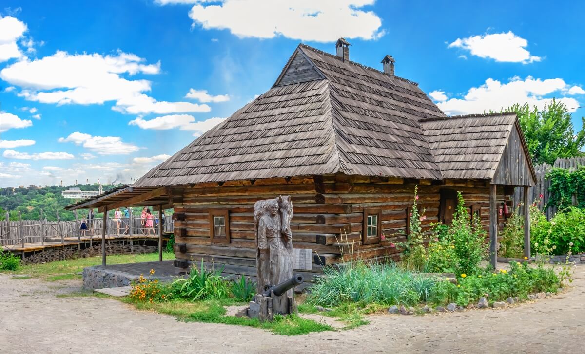 ≡ 9 Amazing Traditional Houses From Different Countries Brain Berries