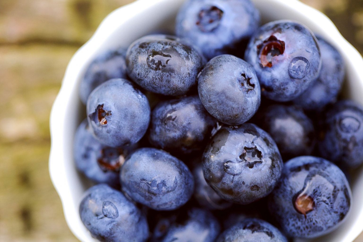 ≡ 10 Foods To Help Reduce Bloating Brain Berries