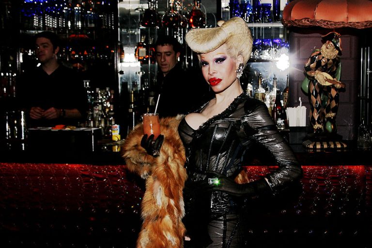 ≡ 12 Dazzling Facts About Amanda Lepore Brain Berries
