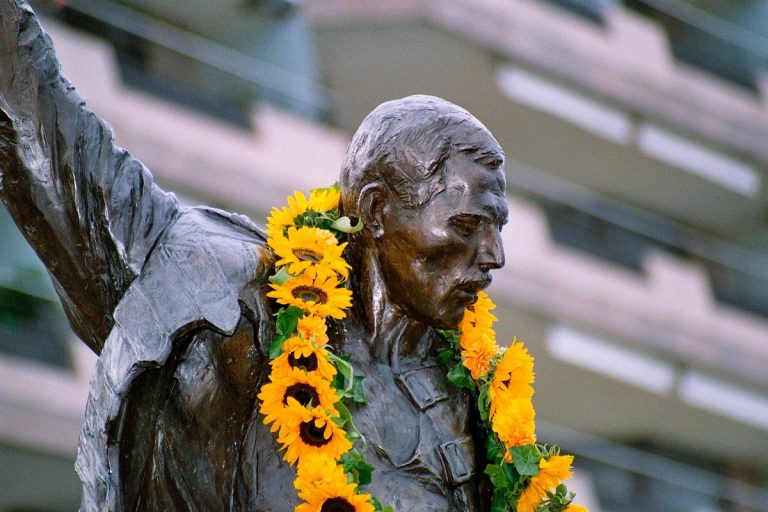 7 Strangest Final Resting Places of Celebrities