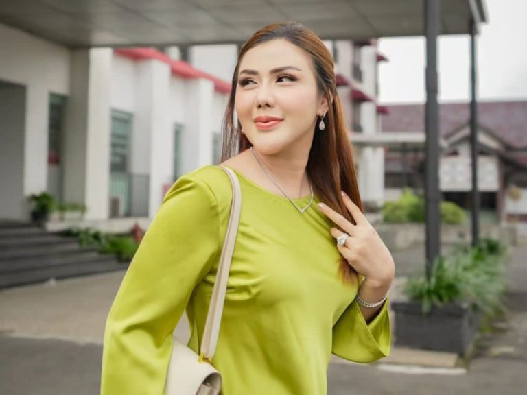 ≡ 6 Artis Indonesia Dengan Kekayaan Fantastis, Siapa Paling Kaya? Brain ...