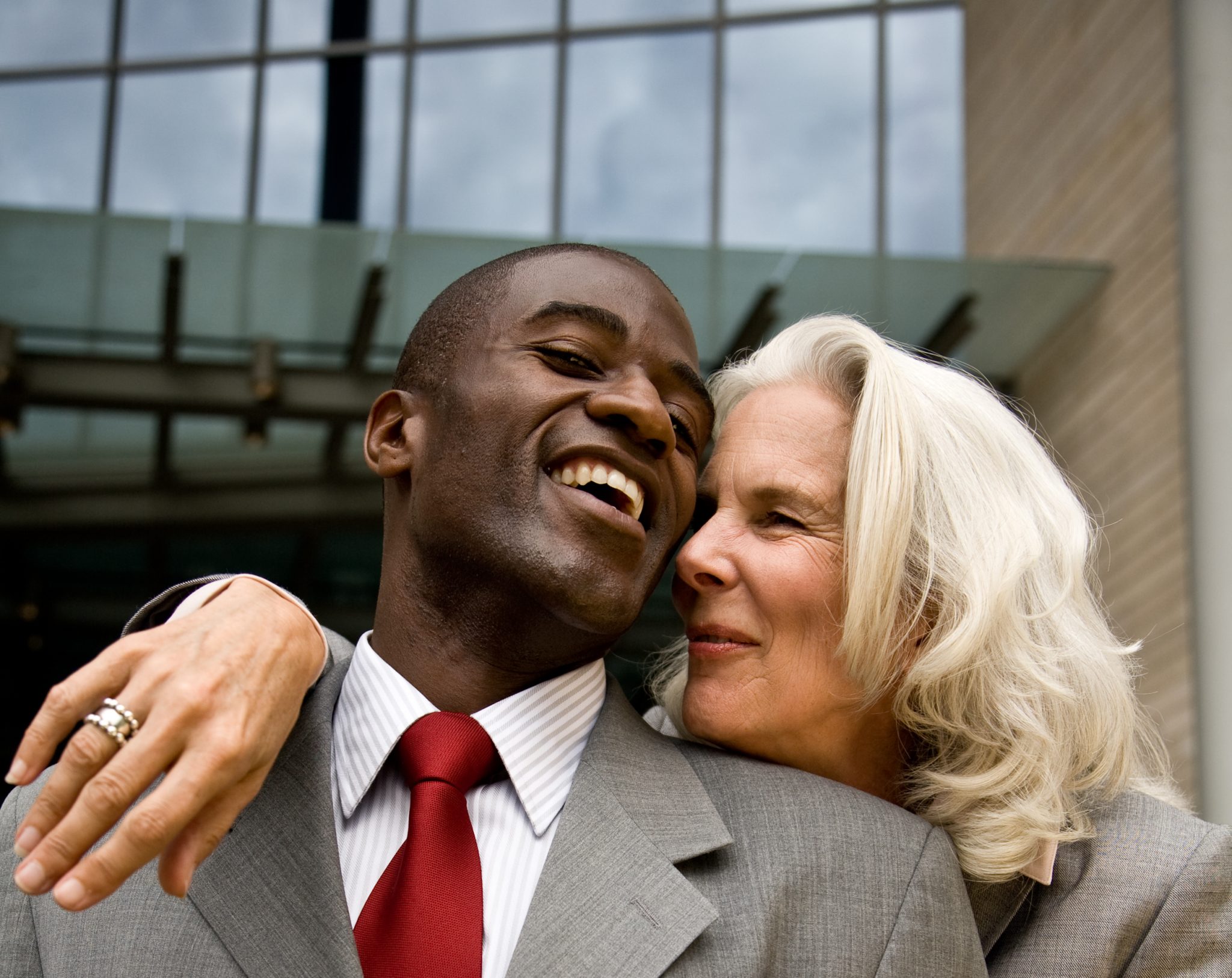 ≡ 9 Surprising Reasons Why Age-Gap Relationships Work Brain Berries